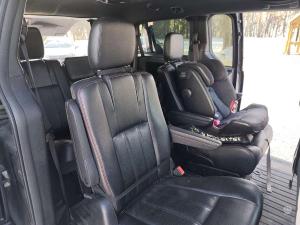 Black Dodge Grand Caravan 2019 in Kaunas, with an engine capacity of 3.60 L and mileage of 283 thousand km for 11500 €, photo 13 on AUTOMOTO.COM.LV