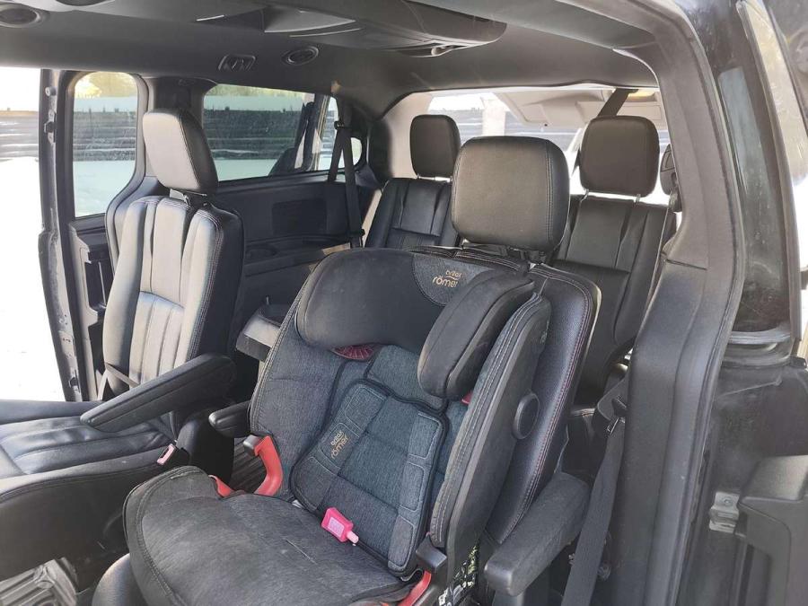 Melns Dodge Grand Caravan 2019 Kauņa, ar dzinēja tilpumu 3.60 L un nobraukumu 283 tūkst. km par 11500 €, foto 12 vietnē AUTOMOTO.COM.LV