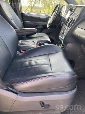 Melns Dodge Grand Caravan 2019 Jūrmala, ar dzinēja tilpumu 3.60 L un nobraukumu 171 tūkst. km par 10750 €, foto 12 vietnē AUTOMOTO.COM.LV