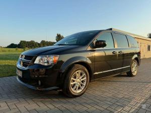 Melns Dodge Grand Caravan 2019 Palanga, ar dzinēja tilpumu 3.60 L un nobraukumu 166 tūkst. km par 9900 €, foto 7 vietnē AUTOMOTO.COM.LV