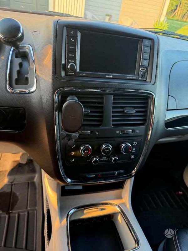 Melns Dodge Grand Caravan 2019 Palanga, ar dzinēja tilpumu 3.60 L un nobraukumu 166 tūkst. km par 9900 €, foto 9 vietnē AUTOMOTO.COM.LV