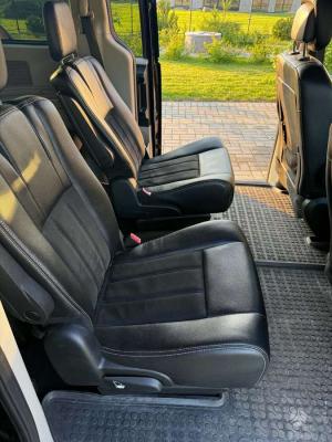 Melns Dodge Grand Caravan 2019 Palanga, ar dzinēja tilpumu 3.60 L un nobraukumu 166 tūkst. km par 9900 €, foto 15 vietnē AUTOMOTO.COM.LV