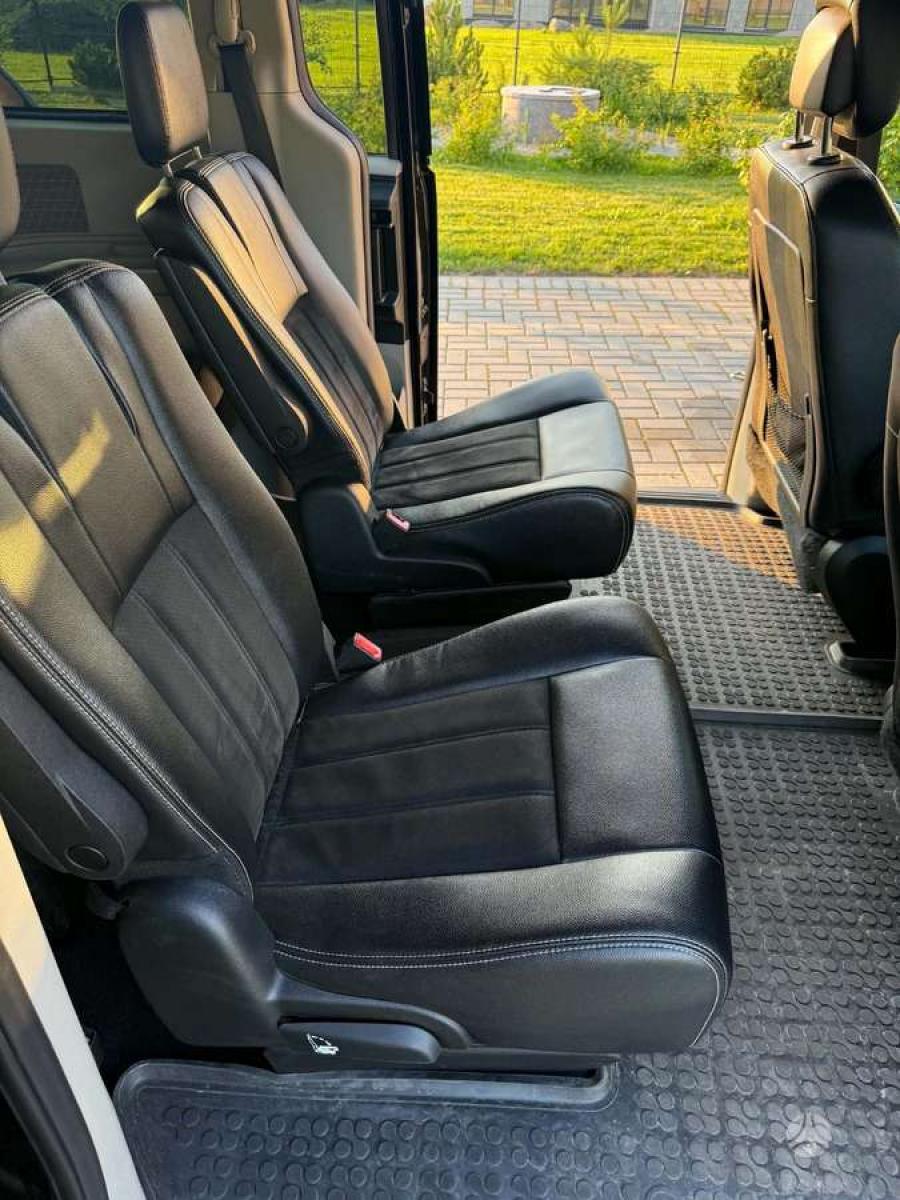 Melns Dodge Grand Caravan 2019 Palanga, ar dzinēja tilpumu 3.60 L un nobraukumu 166 tūkst. km par 9900 €, foto 15 vietnē AUTOMOTO.COM.LV