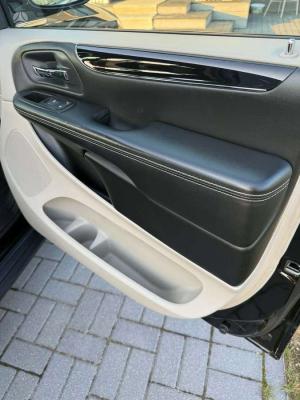 Melns Dodge Grand Caravan 2019 Palanga, ar dzinēja tilpumu 3.60 L un nobraukumu 166 tūkst. km par 9900 €, foto 16 vietnē AUTOMOTO.COM.LV
