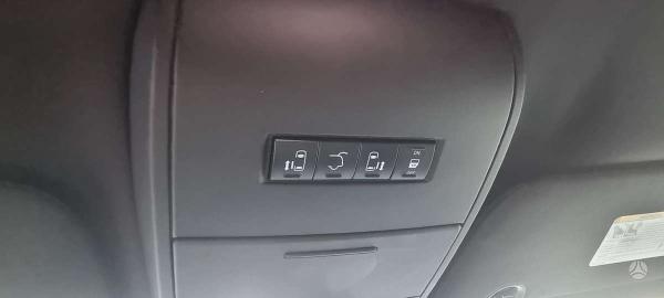 Black Dodge Grand Caravan 2020 in Siauliai, with an engine capacity of 3.60 L and mileage of 118 thousand km for 10970 €, photo 10 on AUTOMOTO.COM.LV