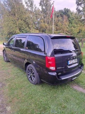 Черный Додж Гранд Караван 2020 в Вильнюс, объемом двигателя 3.60 л и пробегом 95 тыс. км за 11700 €, фото 8 на AUTOMOTO.COM.LV