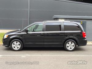 Black Dodge Grand Caravan 2013 in Tallinn, with an engine capacity of 3.60 L and mileage of 267 thousand km for 3999 €, photo 7 on AUTOMOTO.COM.LV