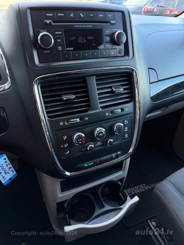 Blue Dodge Grand Caravan 2012 in Tallinn, with an engine capacity of 3.60 L and mileage of 251 thousand km for 3399 €, photo 9 on AUTOMOTO.COM.LV