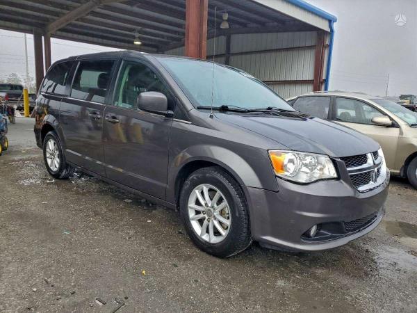 Brown Dodge Grand Caravan 2020 in Siauliai, with an engine capacity of 3.60 L and mileage of 225 thousand km for 6050 €, photo 2 on AUTOMOTO.COM.LV