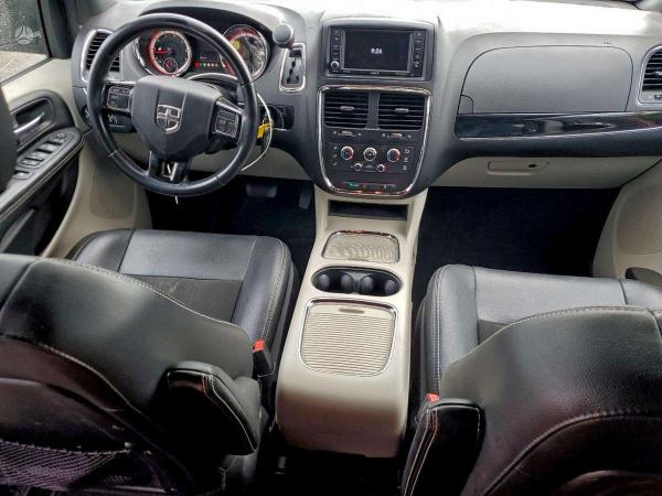 Brown Dodge Grand Caravan 2020 in Siauliai, with an engine capacity of 3.60 L and mileage of 225 thousand km for 6050 €, photo 8 on AUTOMOTO.COM.LV