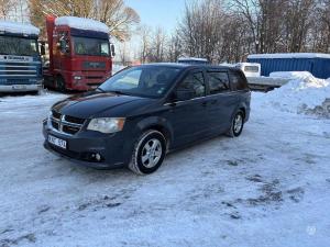 Pelēks Dodge Grand Caravan 2012 Gargždai, ar dzinēja tilpumu 3.60 L un nobraukumu 220 tūkst. km par 4500 €, foto  vietnē AUTOMOTO.COM.LV