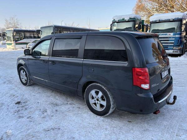 Grey Dodge Grand Caravan 2012 in Gargzdai, with an engine capacity of 3.60 L and mileage of 220 thousand km for 4500 €, photo 3 on AUTOMOTO.COM.LV