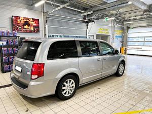 Grey Dodge Grand Caravan 2013 in Vilnius, with an engine capacity of 3.60 L and mileage of 166 thousand km for 4599 €, photo  on AUTOMOTO.COM.LV