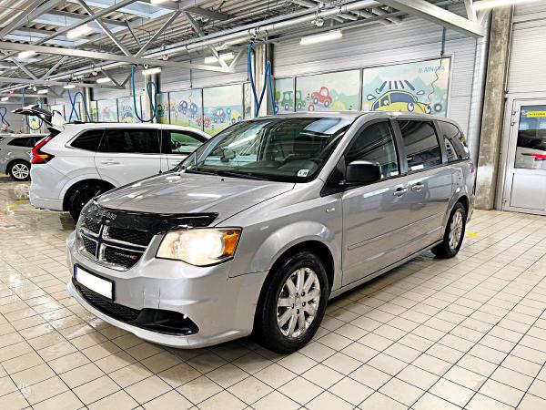 Grey Dodge Grand Caravan 2013 in Vilnius, with an engine capacity of 3.60 L and mileage of 166 thousand km for 4599 €, photo 5 on AUTOMOTO.COM.LV