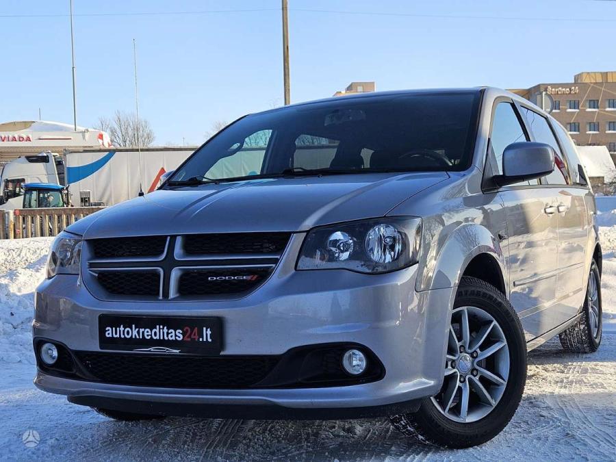 Grey Dodge Grand Caravan 2014 in Siauliai, with an engine capacity of 3.60 L and mileage of 228 thousand km for 8450 €, photo 1 on AUTOMOTO.COM.LV