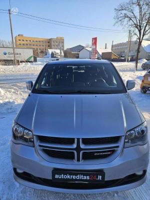 Grey Dodge Grand Caravan 2014 in Siauliai, with an engine capacity of 3.60 L and mileage of 228 thousand km for 8450 €, photo 3 on AUTOMOTO.COM.LV