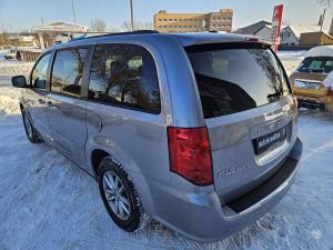 Grey Dodge Grand Caravan 2014 in Siauliai, with an engine capacity of 3.60 L and mileage of 228 thousand km for 8450 €, photo 5 on AUTOMOTO.COM.LV