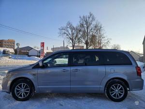 Grey Dodge Grand Caravan 2014 in Siauliai, with an engine capacity of 3.60 L and mileage of 228 thousand km for 8450 €, photo 7 on AUTOMOTO.COM.LV