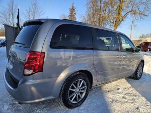 Grey Dodge Grand Caravan 2014 in Siauliai, with an engine capacity of 3.60 L and mileage of 228 thousand km for 8450 €, photo 9 on AUTOMOTO.COM.LV
