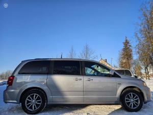 Grey Dodge Grand Caravan 2014 in Siauliai, with an engine capacity of 3.60 L and mileage of 228 thousand km for 8450 €, photo 10 on AUTOMOTO.COM.LV