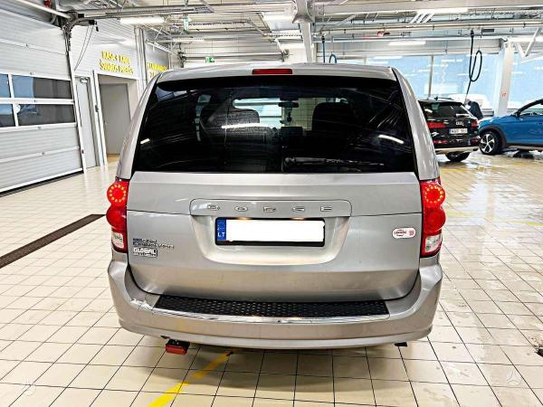 Pelēks Dodge Grand Caravan 2014 Viļņa, ar dzinēja tilpumu 3.60 L un nobraukumu 166 tūkst. km par 4850 €, foto 7 vietnē AUTOMOTO.COM.LV