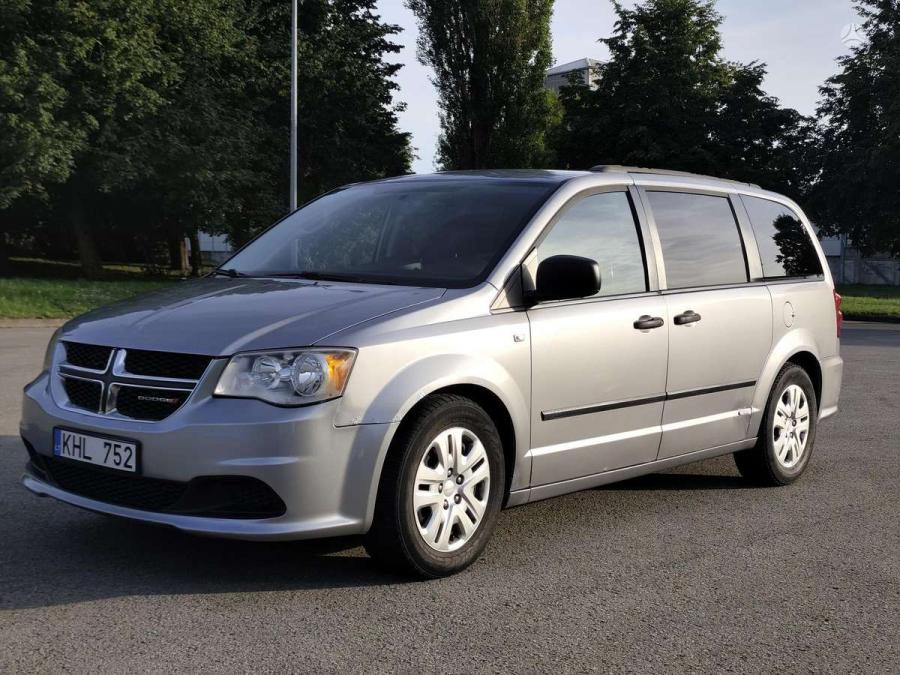 Grey Dodge Grand Caravan 2014 in Klaipeda, with an engine capacity of 3.60 L and mileage of 210 thousand km for 4500 €, photo 3 on AUTOMOTO.COM.LV