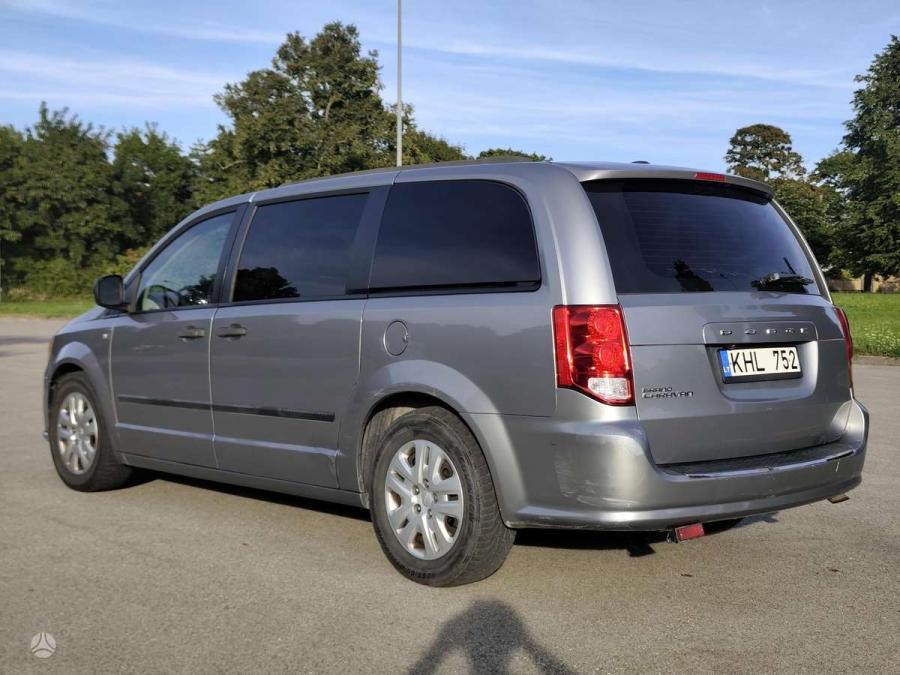 Grey Dodge Grand Caravan 2014 in Klaipeda, with an engine capacity of 3.60 L and mileage of 210 thousand km for 4500 €, photo 4 on AUTOMOTO.COM.LV