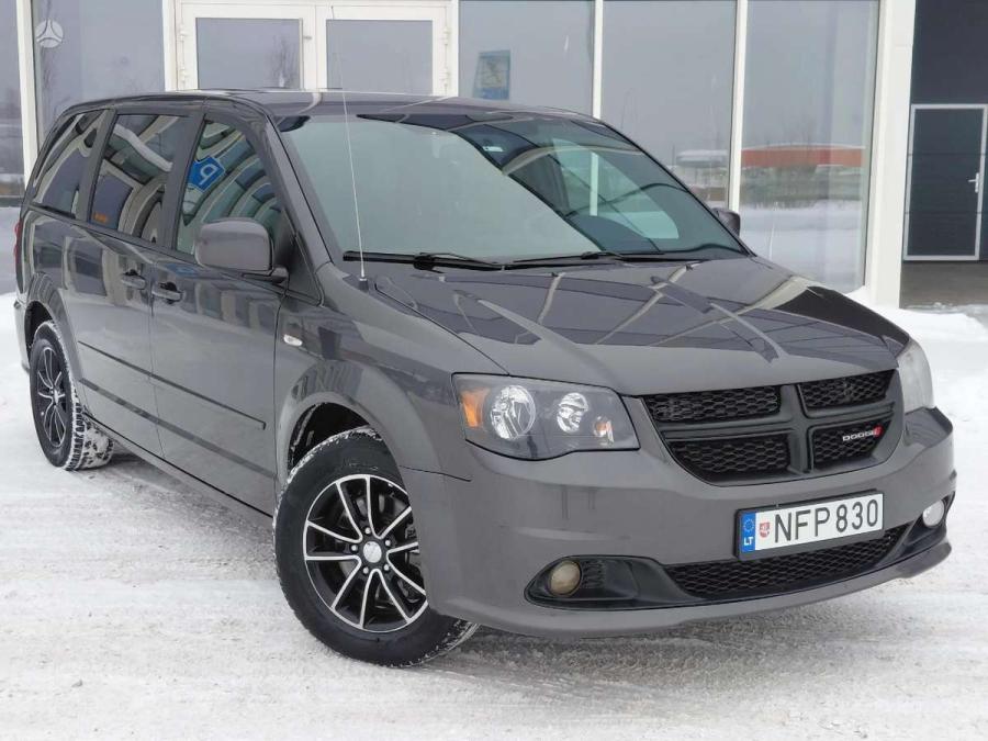 Pelēks Dodge Grand Caravan 2015 Viļņa, ar dzinēja tilpumu 3.60 L un nobraukumu 309 tūkst. km par 6500 €, foto 1 vietnē AUTOMOTO.COM.LV