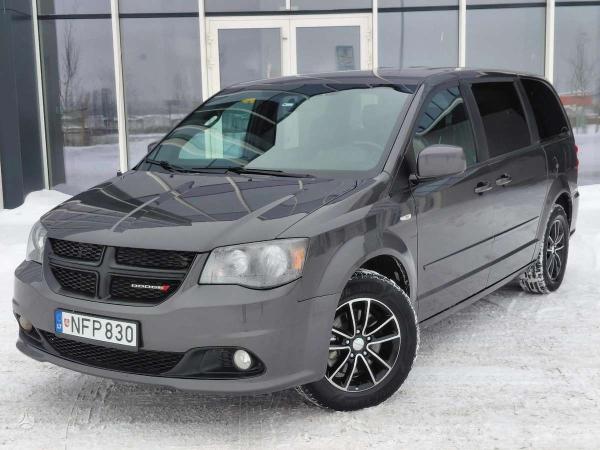 Grey Dodge Grand Caravan 2015 in Vilnius, with an engine capacity of 3.60 L and mileage of 309 thousand km for 6500 €, photo 3 on AUTOMOTO.COM.LV