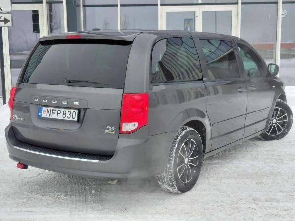 Grey Dodge Grand Caravan 2015 in Vilnius, with an engine capacity of 3.60 L and mileage of 309 thousand km for 6500 €, photo 6 on AUTOMOTO.COM.LV
