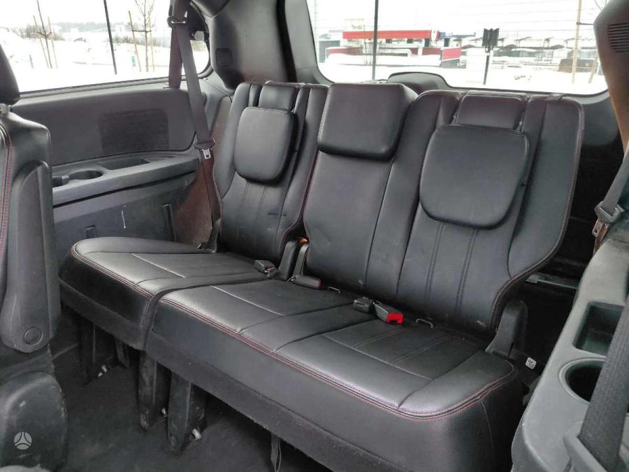 Pelēks Dodge Grand Caravan 2015 Viļņa, ar dzinēja tilpumu 3.60 L un nobraukumu 309 tūkst. km par 6500 €, foto 9 vietnē AUTOMOTO.COM.LV