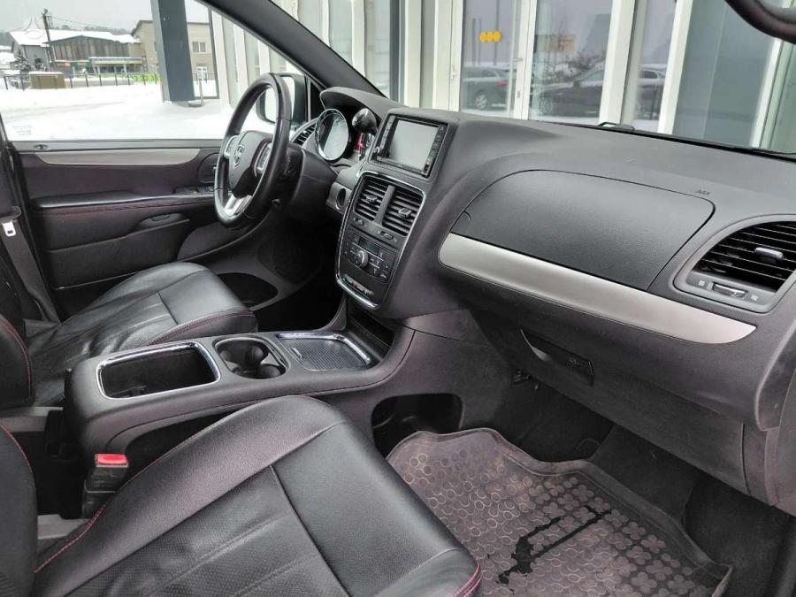 Pelēks Dodge Grand Caravan 2015 Viļņa, ar dzinēja tilpumu 3.60 L un nobraukumu 309 tūkst. km par 6500 €, foto 11 vietnē AUTOMOTO.COM.LV