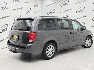 Pelēks Dodge Grand Caravan 2015 Avižieniai, ar dzinēja tilpumu 3.60 L un nobraukumu 264 tūkst. km par 5500 €, foto 2 vietnē AUTOMOTO.COM.LV