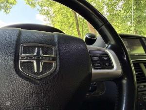 Pelēks Dodge Grand Caravan 2015 Kauņa, ar dzinēja tilpumu 3.60 L un nobraukumu 214 tūkst. km par 3500 €, foto 7 vietnē AUTOMOTO.COM.LV
