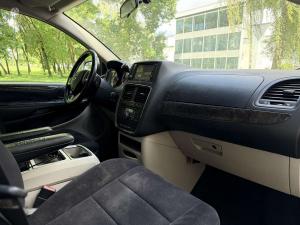 Pelēks Dodge Grand Caravan 2015 Kauņa, ar dzinēja tilpumu 3.60 L un nobraukumu 214 tūkst. km par 3500 €, foto 16 vietnē AUTOMOTO.COM.LV