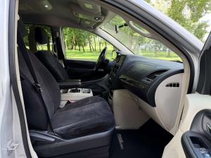 Pelēks Dodge Grand Caravan 2015 Kauņa, ar dzinēja tilpumu 3.60 L un nobraukumu 214 tūkst. km par 3500 €, foto 17 vietnē AUTOMOTO.COM.LV