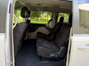Pelēks Dodge Grand Caravan 2015 Kauņa, ar dzinēja tilpumu 3.60 L un nobraukumu 214 tūkst. km par 3500 €, foto 19 vietnē AUTOMOTO.COM.LV