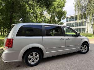 Pelēks Dodge Grand Caravan 2015 Kauņa, ar dzinēja tilpumu 3.60 L un nobraukumu 214 tūkst. km par 3500 €, foto 24 vietnē AUTOMOTO.COM.LV