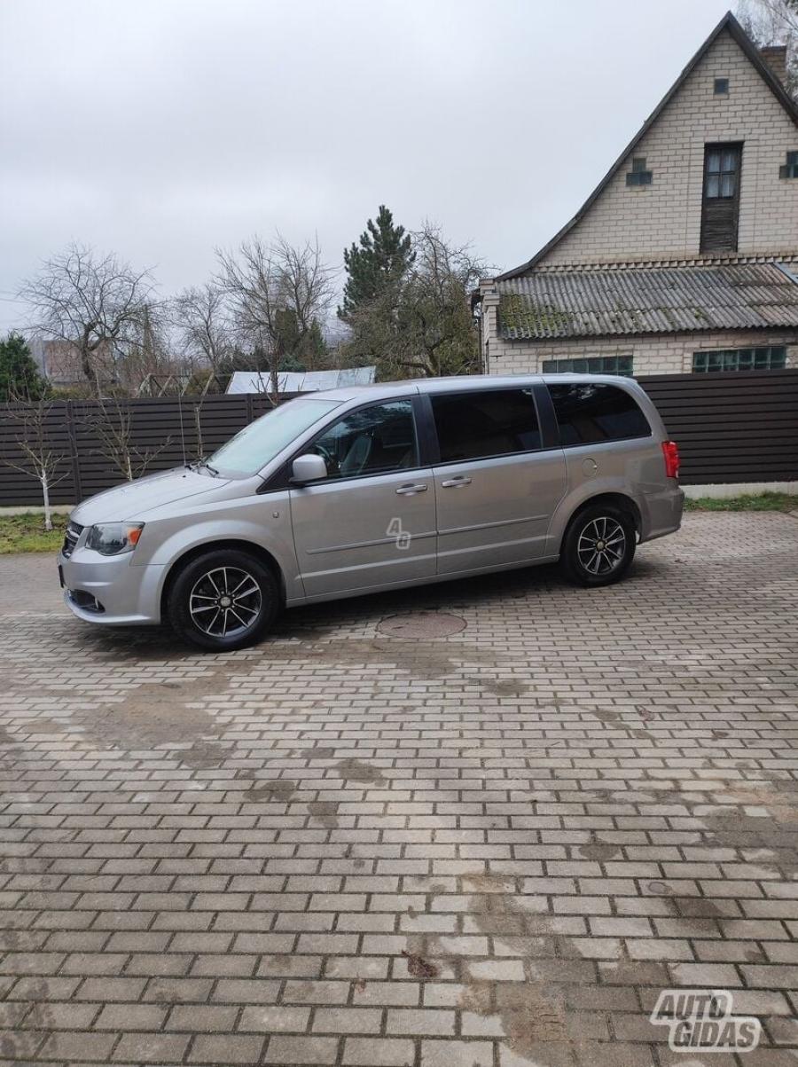 Pelēks Dodge Grand Caravan 2016 Jonava, ar dzinēja tilpumu 3.60 L un nobraukumu 284 tūkst. km par 6950 €, foto 7 vietnē AUTOMOTO.COM.LV