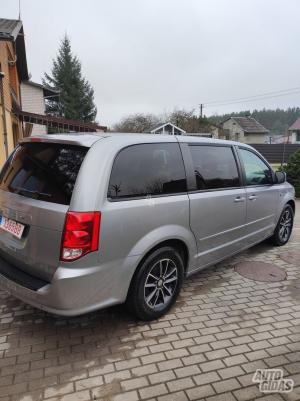 Pelēks Dodge Grand Caravan 2016 Jonava, ar dzinēja tilpumu 3.60 L un nobraukumu 284 tūkst. km par 6950 €, foto 10 vietnē AUTOMOTO.COM.LV