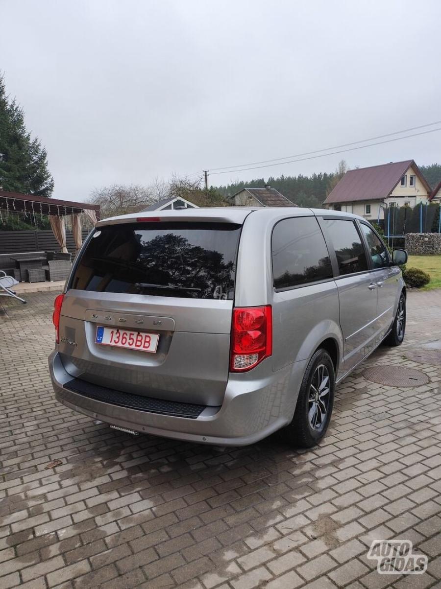 Pelēks Dodge Grand Caravan 2016 Jonava, ar dzinēja tilpumu 3.60 L un nobraukumu 284 tūkst. km par 6950 €, foto 11 vietnē AUTOMOTO.COM.LV