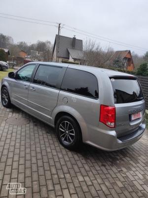 Pelēks Dodge Grand Caravan 2016 Jonava, ar dzinēja tilpumu 3.60 L un nobraukumu 284 tūkst. km par 6950 €, foto 13 vietnē AUTOMOTO.COM.LV