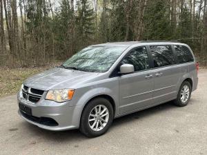 Grey Dodge Grand Caravan 2016 in Vilnius, with an engine capacity of 3.60 L and mileage of 251 thousand km for 8600 €, photo  on AUTOMOTO.COM.LV