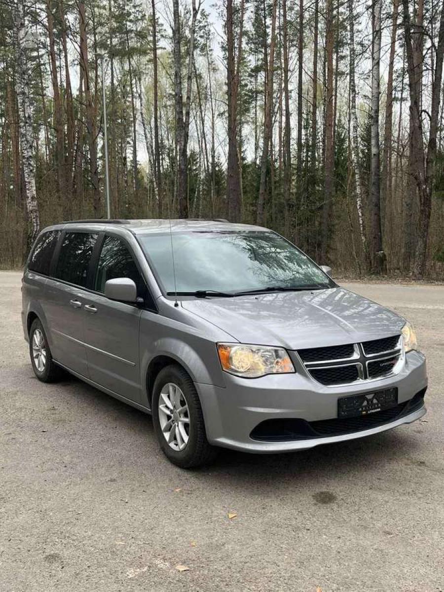 Grey Dodge Grand Caravan 2016 in Vilnius, with an engine capacity of 3.60 L and mileage of 251 thousand km for 8600 €, photo 3 on AUTOMOTO.COM.LV