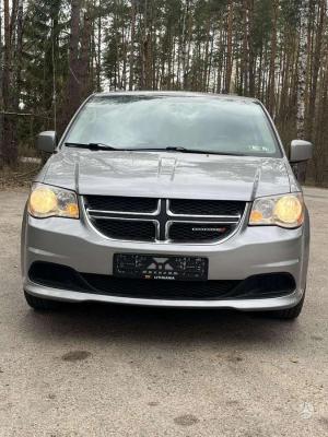 Grey Dodge Grand Caravan 2016 in Vilnius, with an engine capacity of 3.60 L and mileage of 251 thousand km for 8600 €, photo 4 on AUTOMOTO.COM.LV