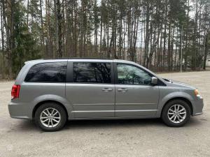 Grey Dodge Grand Caravan 2016 in Vilnius, with an engine capacity of 3.60 L and mileage of 251 thousand km for 8600 €, photo 5 on AUTOMOTO.COM.LV