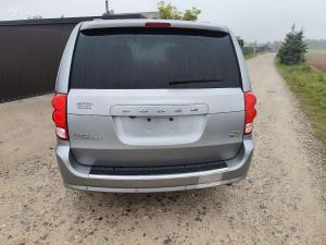 Grey Dodge Grand Caravan 2017 in Kaunas, with an engine capacity of 3.60 L and mileage of 156 thousand km for 3900 €, photo 3 on AUTOMOTO.COM.LV