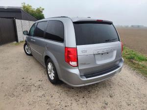 Grey Dodge Grand Caravan 2017 in Kaunas, with an engine capacity of 3.60 L and mileage of 156 thousand km for 3900 €, photo 4 on AUTOMOTO.COM.LV