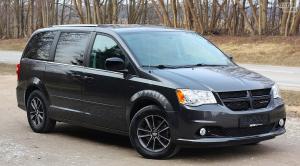 Grey Dodge Grand Caravan 2017 in Petrikaiciai, with an engine capacity of 3.60 L and mileage of 185 thousand km for 10699 €, photo 6 on AUTOMOTO.COM.LV