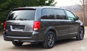 Grey Dodge Grand Caravan 2017 in Petrikaiciai, with an engine capacity of 3.60 L and mileage of 185 thousand km for 10699 €, photo 15 on AUTOMOTO.COM.LV
